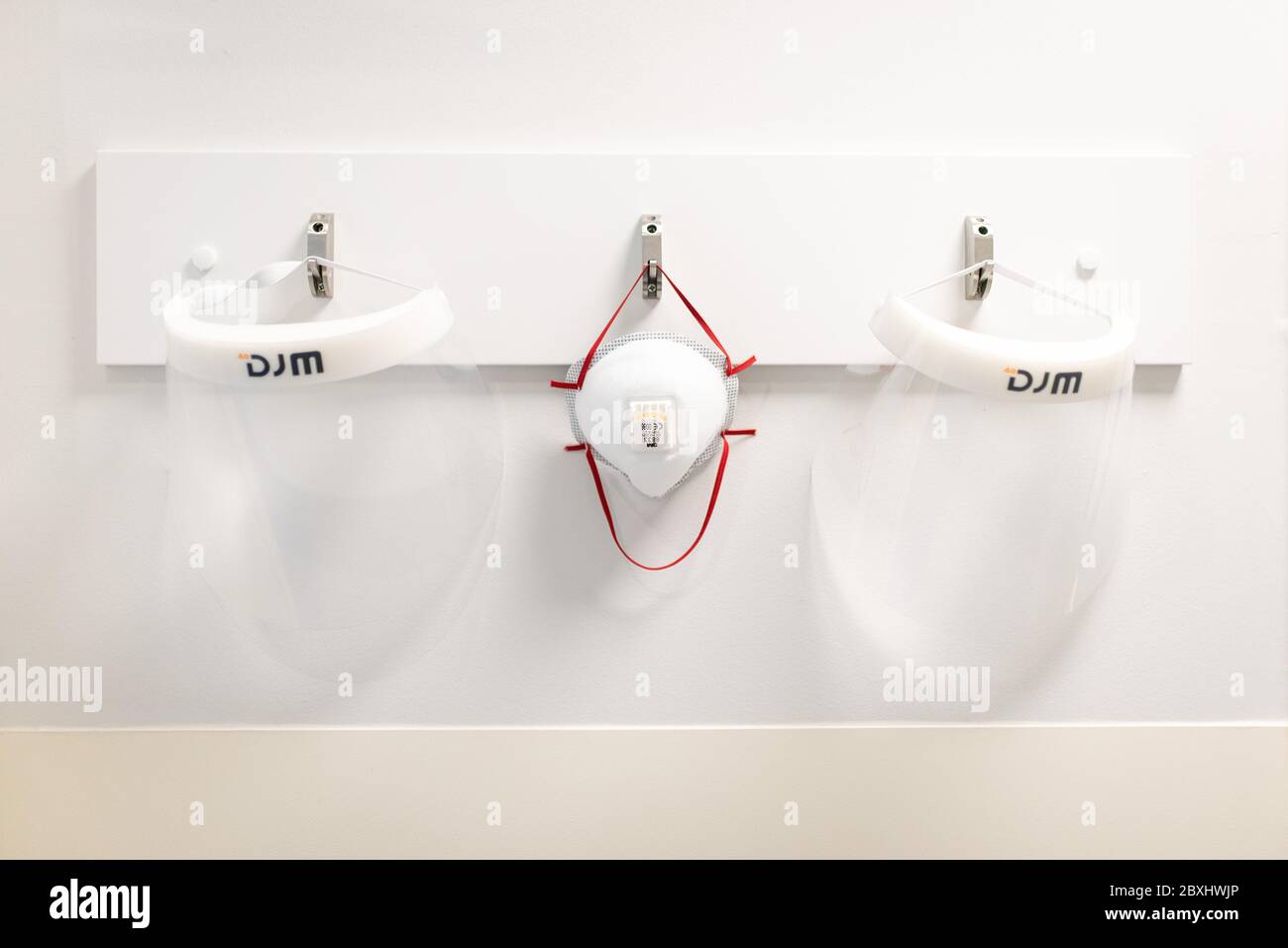 Medical visor hi-res stock photography and images - Alamy