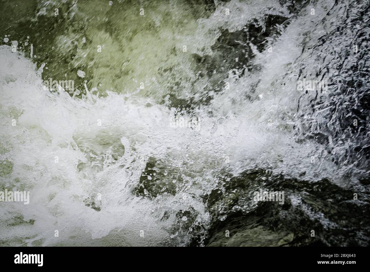 Splash of nature hi-res stock photography and images - Alamy