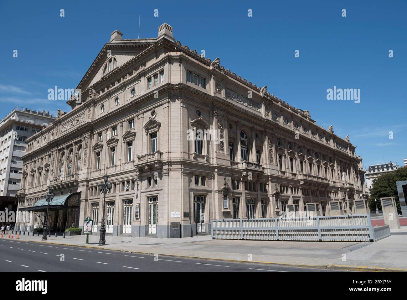 Ten best opera houses hi-res stock photography and images - Alamy