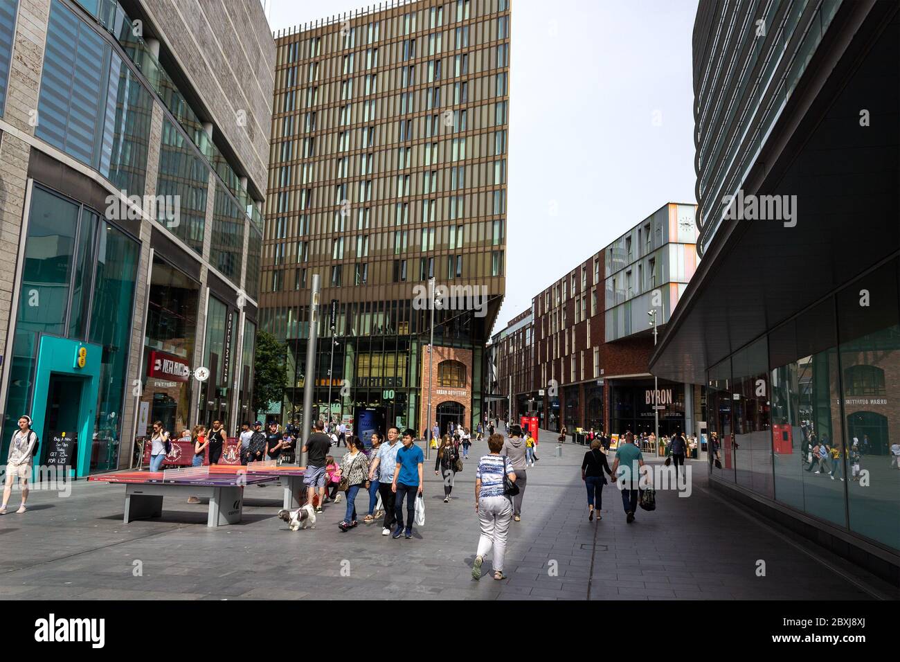 People walking through Liverpool One shopping centre, Thomas Steers way ...
