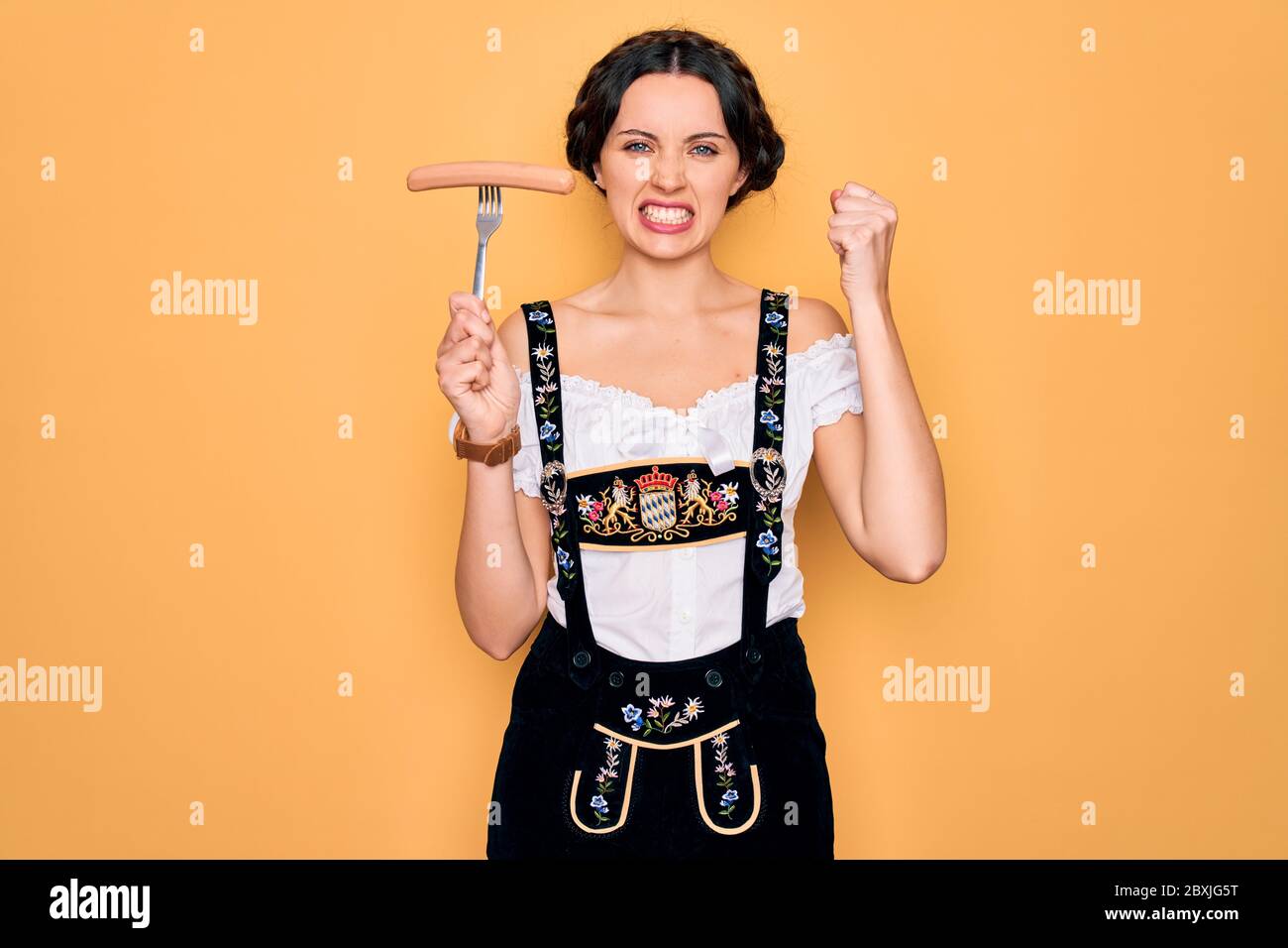 Woman yelling at dog hi-res stock photography and images - Alamy