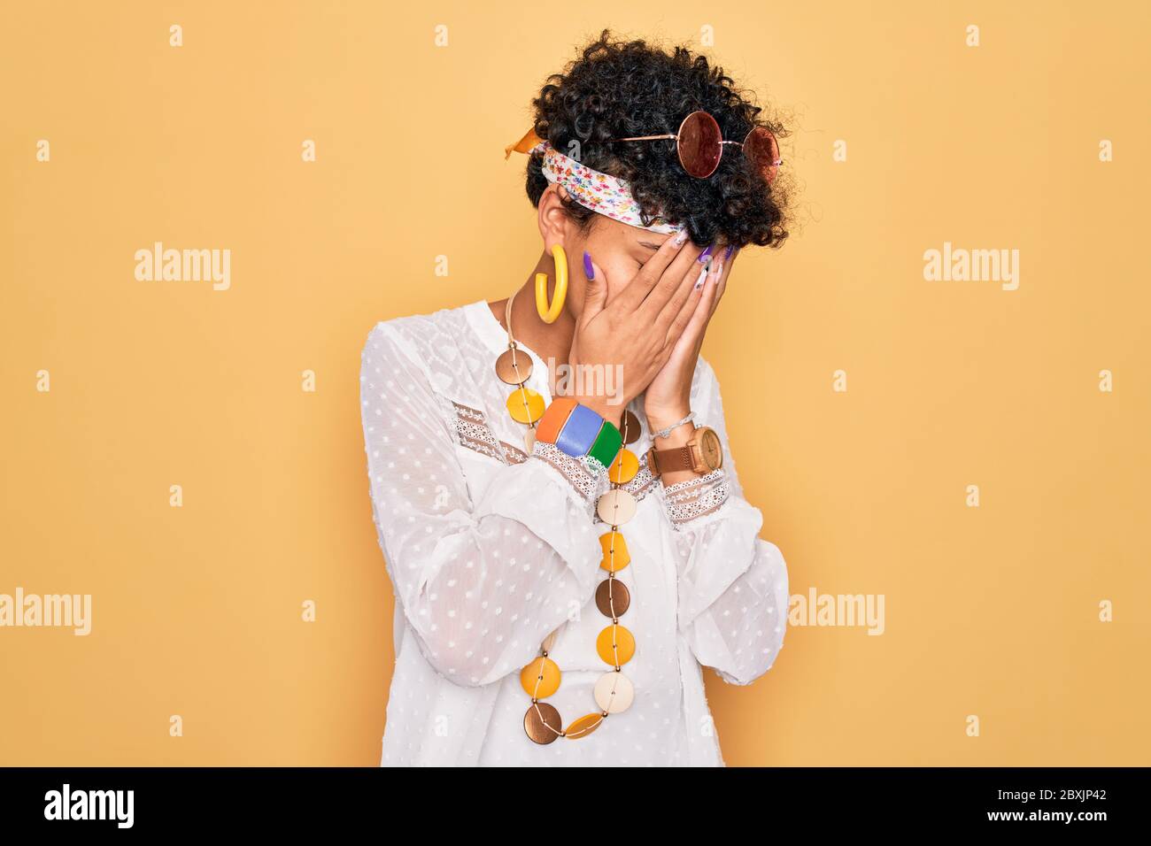 Sunglasses vintage crying hi-res stock photography and images - Alamy