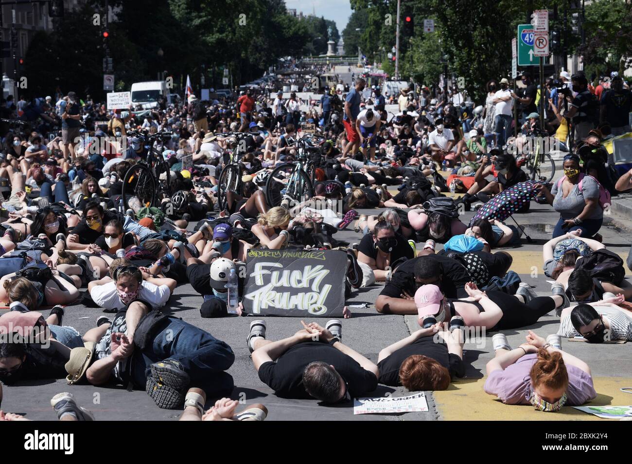 Honor the fallen white house hi-res stock photography and images - Alamy