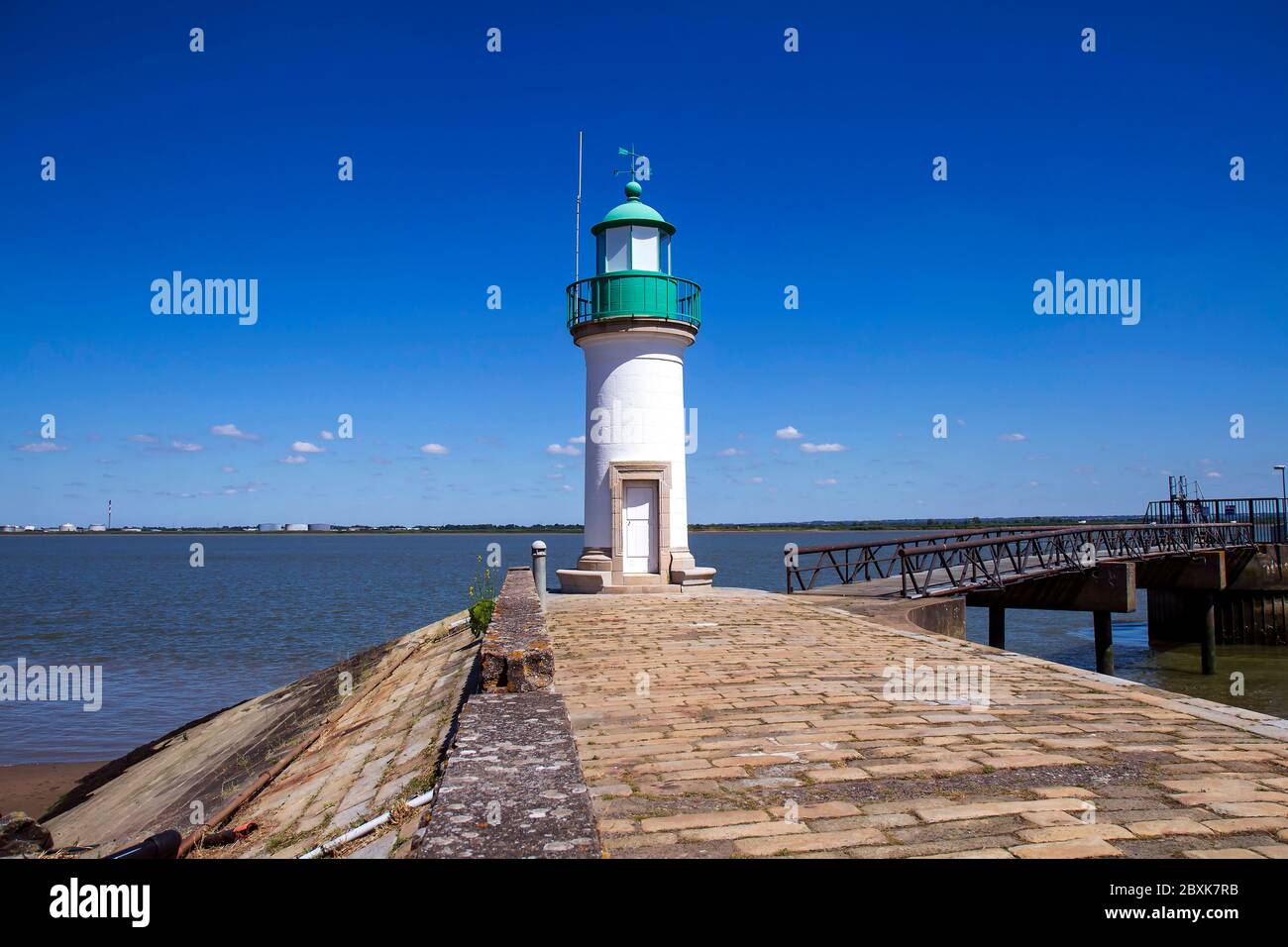 Lighthouse in green and white at the pier hi-res stock photography and ...