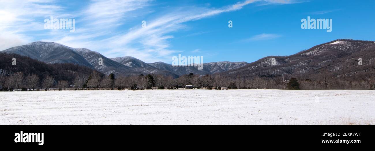 Snowy landscape mountains fields hi-res stock photography and images ...