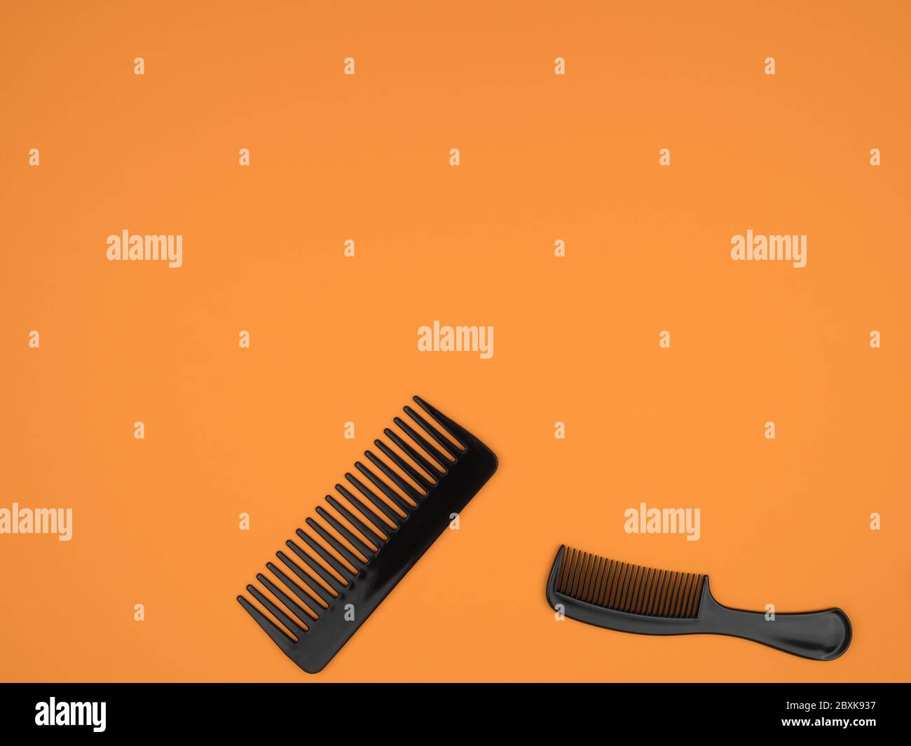 Two hair combs hi-res stock photography and images - Alamy