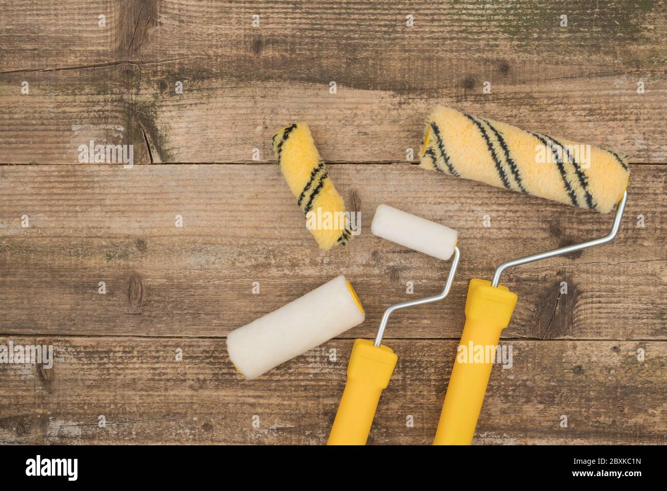 Used paint rollers hi-res stock photography and images - Alamy