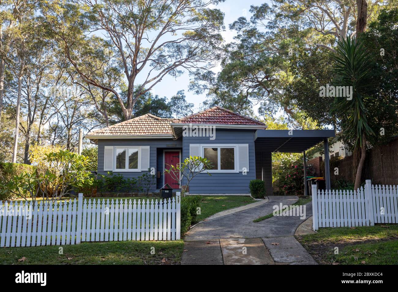 Sydney cottage home in the coastal suburb of AVALON Beach in NSW ...