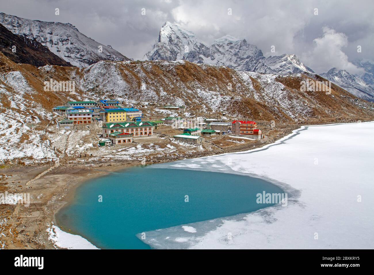 Gokyo lakes trek hi-res stock photography and images - Alamy