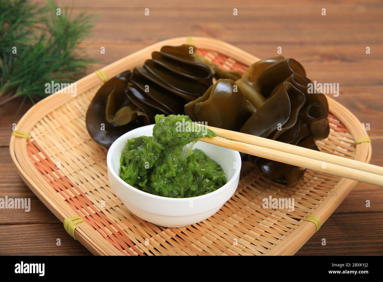 Seaweed beauty treatment hi-res stock photography and images - Alamy
