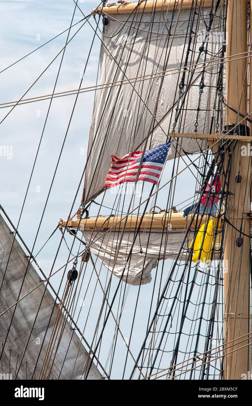 Old sailing ship masts sails rigging hi-res stock photography and ...