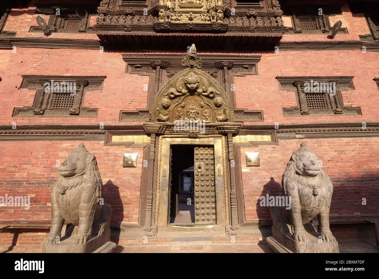 Nepal kathmandu valley patan royal hi-res stock photography and images ...