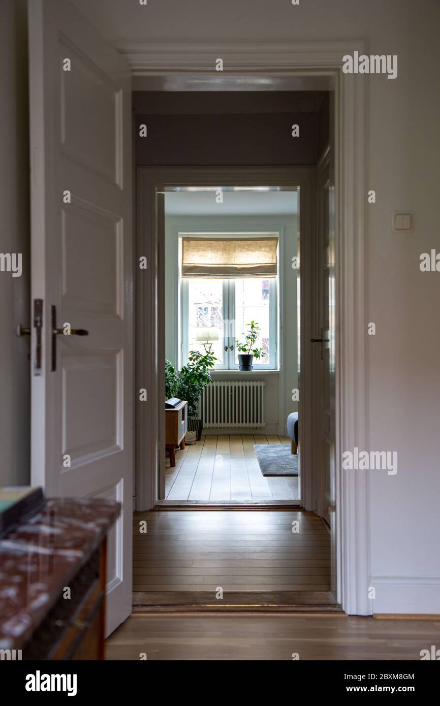 Multiple doors hi-res stock photography and images - Alamy