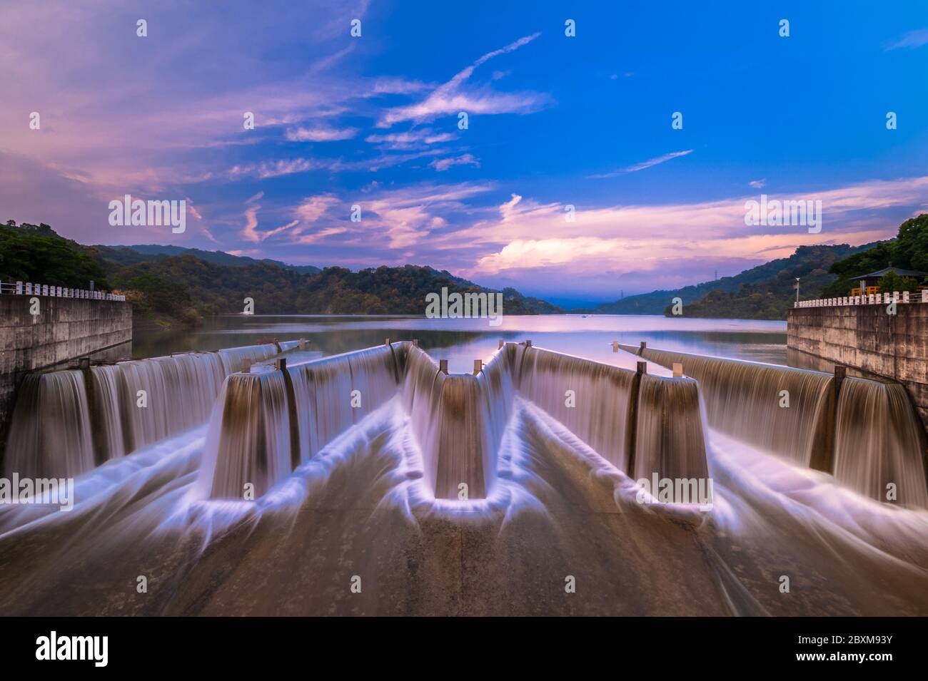 Check dam structure hi-res stock photography and images - Alamy