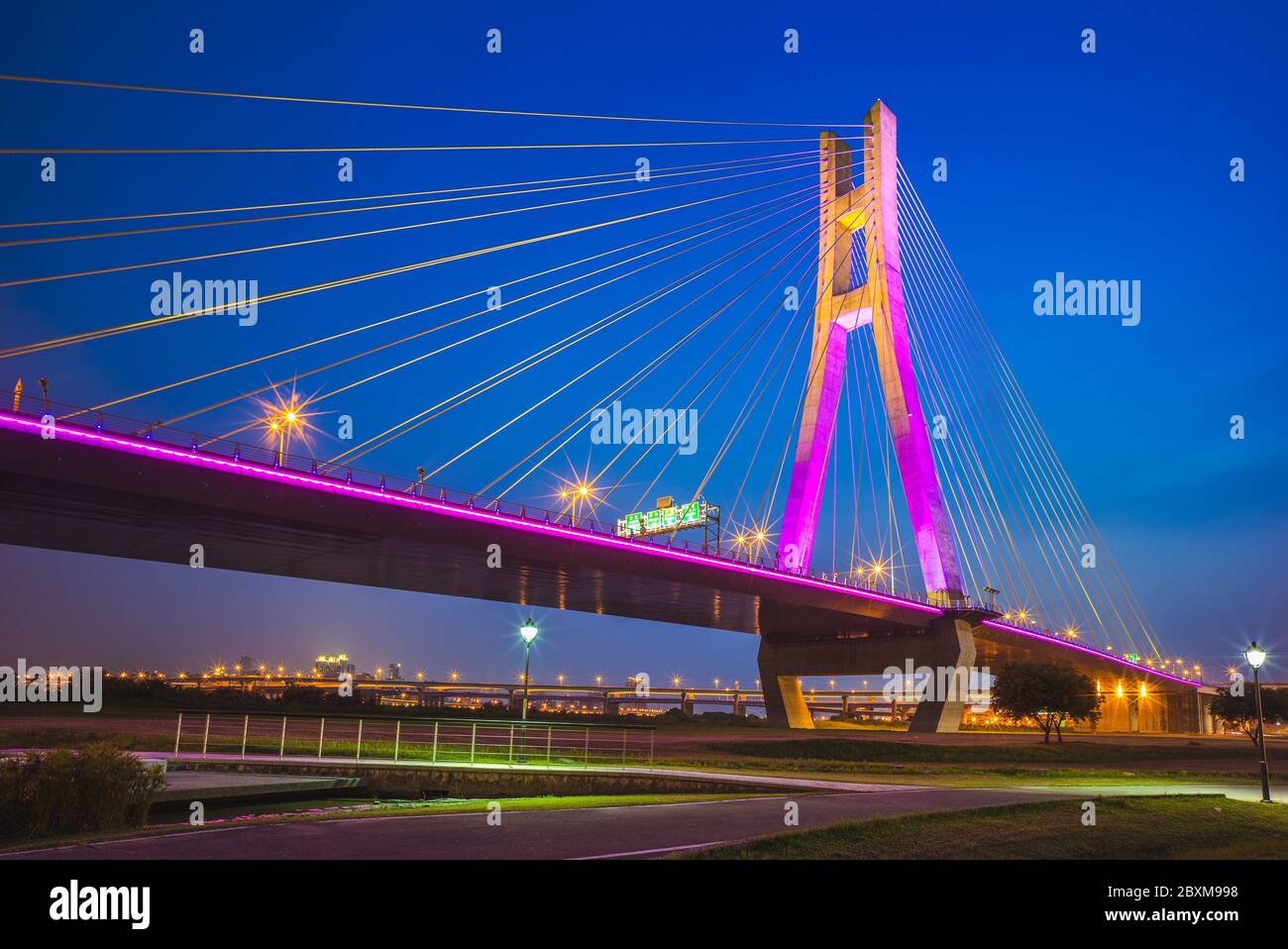 New taipei bridge hi-res stock photography and images - Alamy