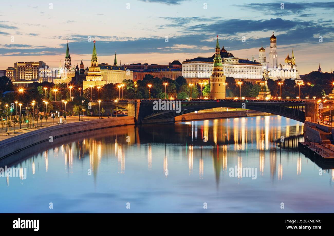 Kremlin embankment moscow river hi-res stock photography and images - Alamy
