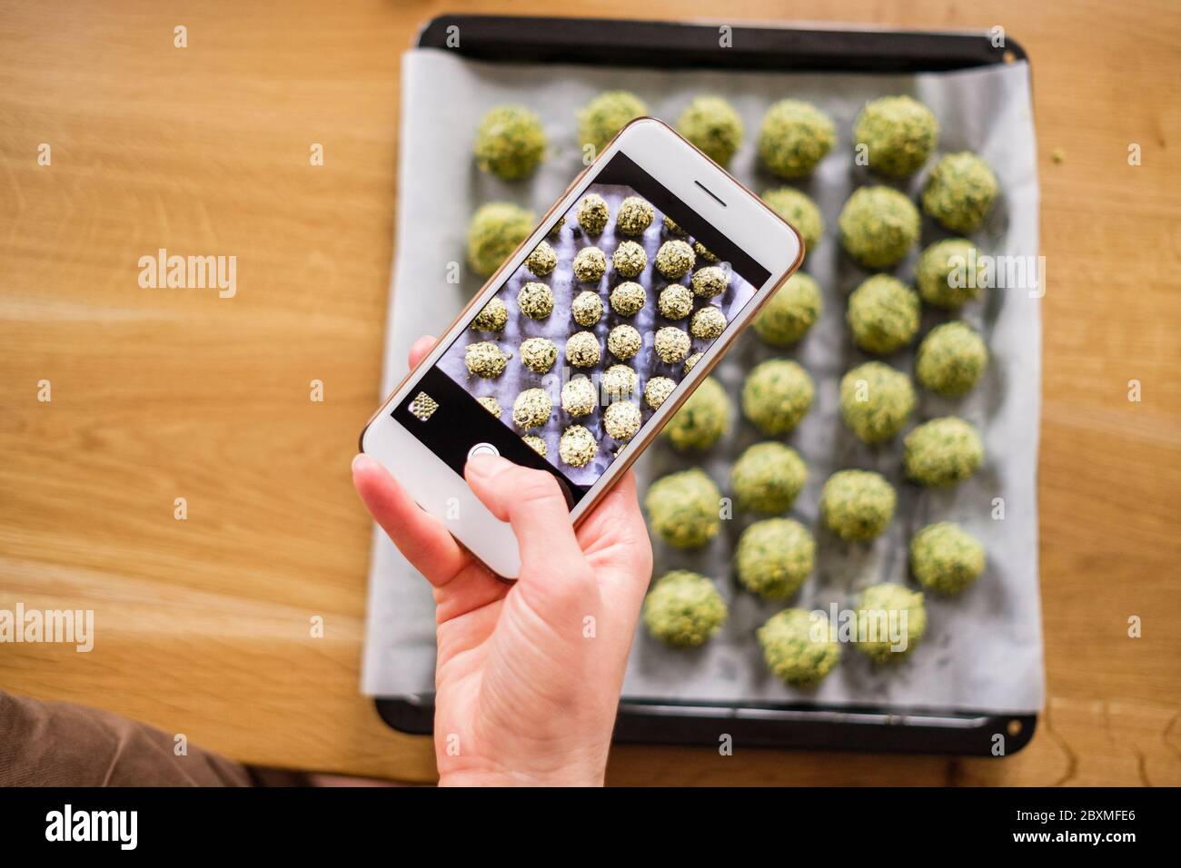 Smartphone food photography of vegetarian food. Woman hands taking ...