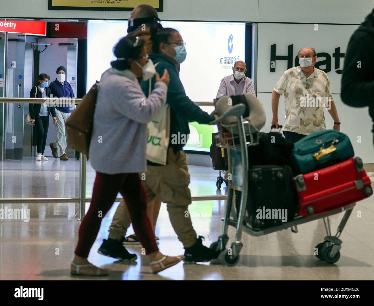 Passengers arrive terminal 2 heathrow airport hi-res stock photography ...