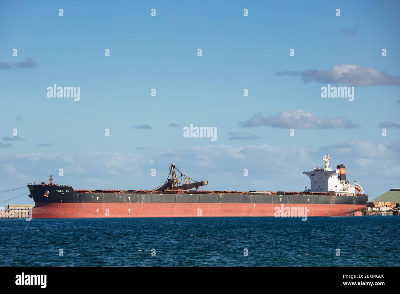 Empty cargo ship hi-res stock photography and images - Alamy