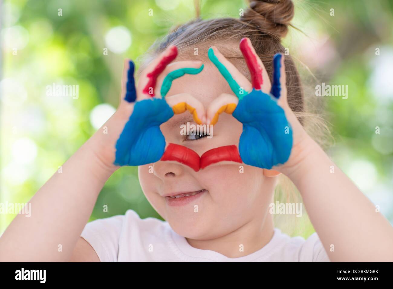 Children hands in hi-res stock photography and images - Alamy