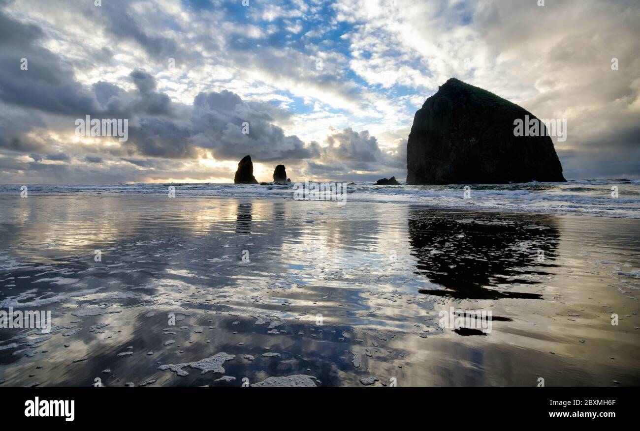 A view of Haystack Rock at Cannon Beach, Oregon Stock Photo - Alamy