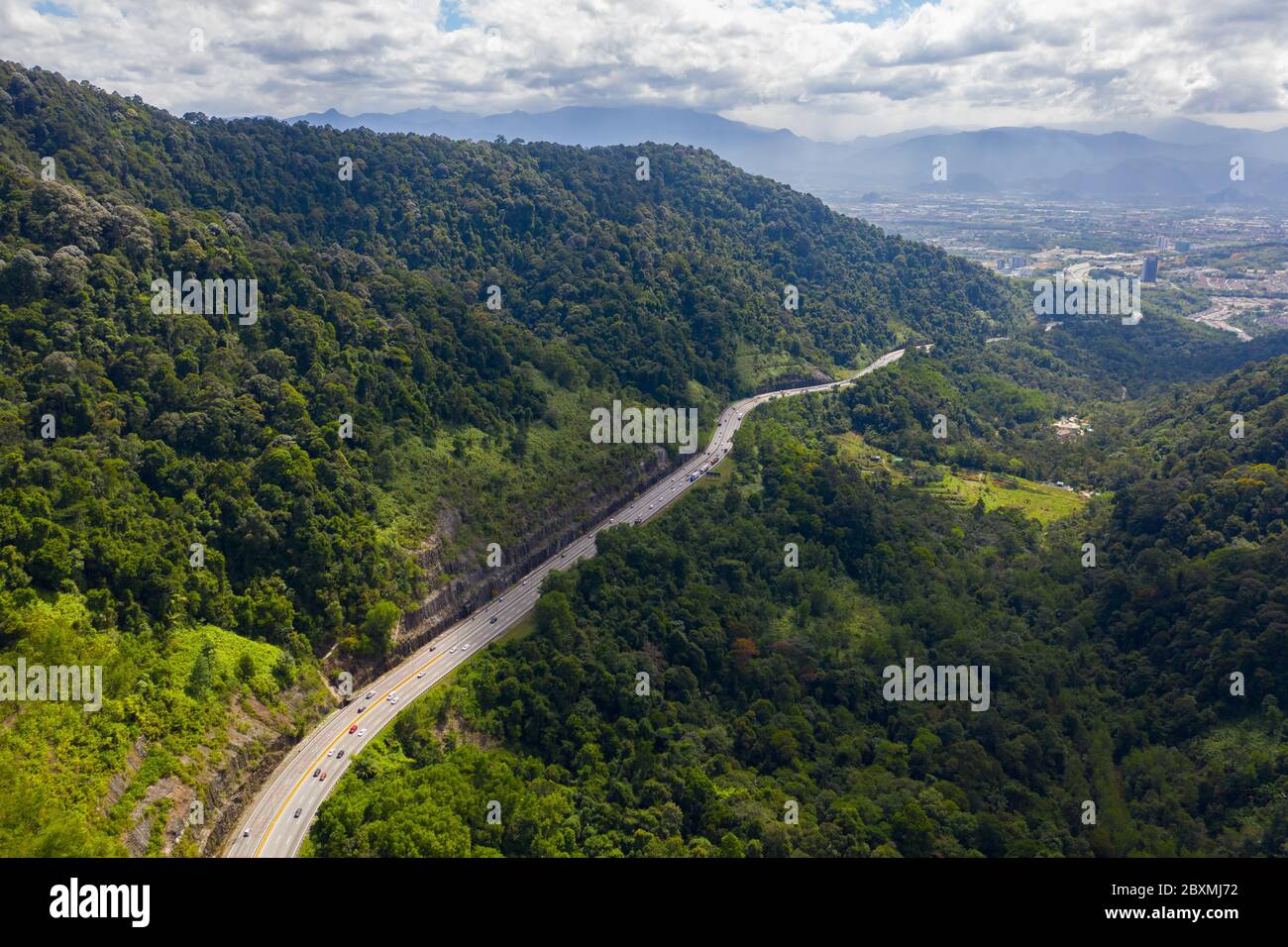 Highway through rainforest hi-res stock photography and images - Alamy