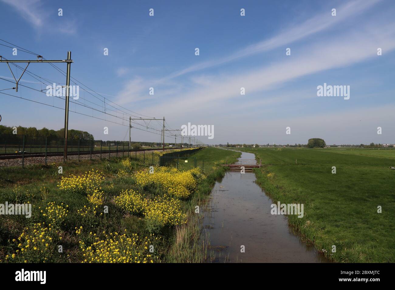 Train platform gouda station hi-res stock photography and images - Alamy