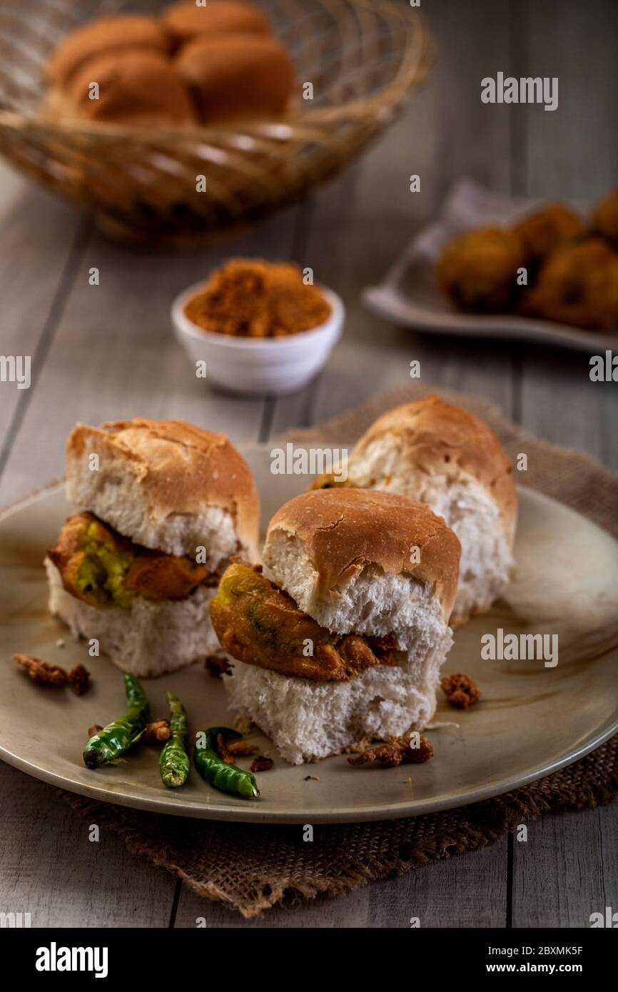 Vada pav hi-res stock photography and images - Alamy