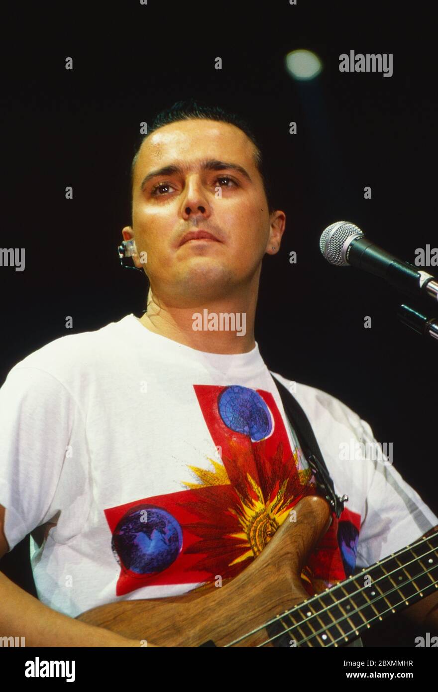 Tears for Fears live in concert, Hamburg, Deutschland 1990. Bassist ...