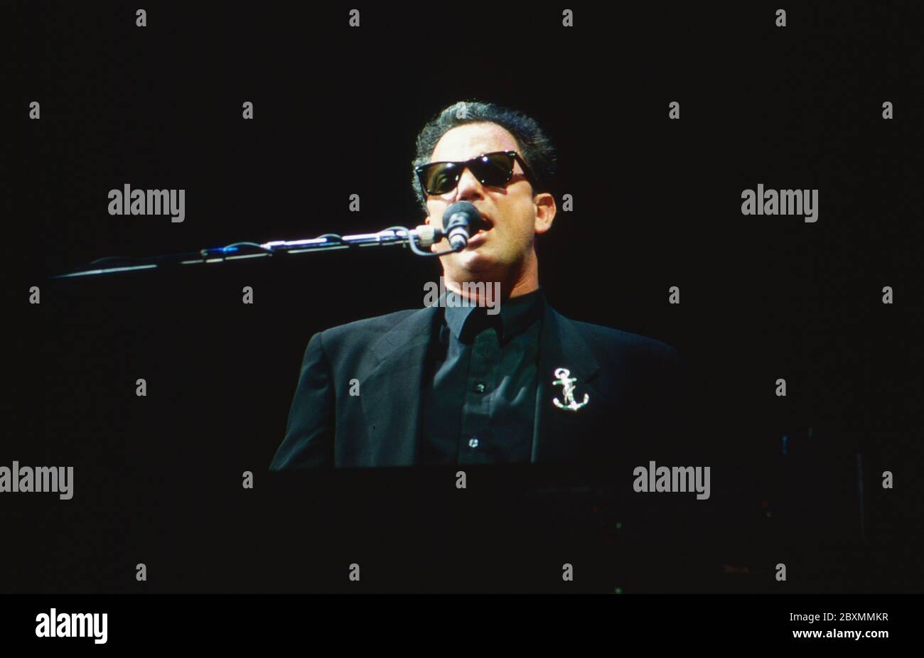 Billy Joel live in concert, Hamburg, Deutschland 1990 Stock Photo - Alamy