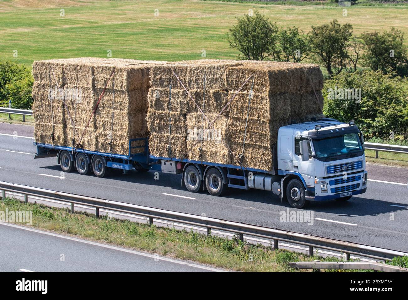Bales of hay on a truck hi-res stock photography and images - Alamy