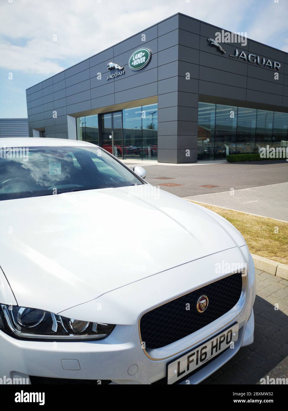 Jaguar land rover company logo hi-res stock photography and images - Alamy