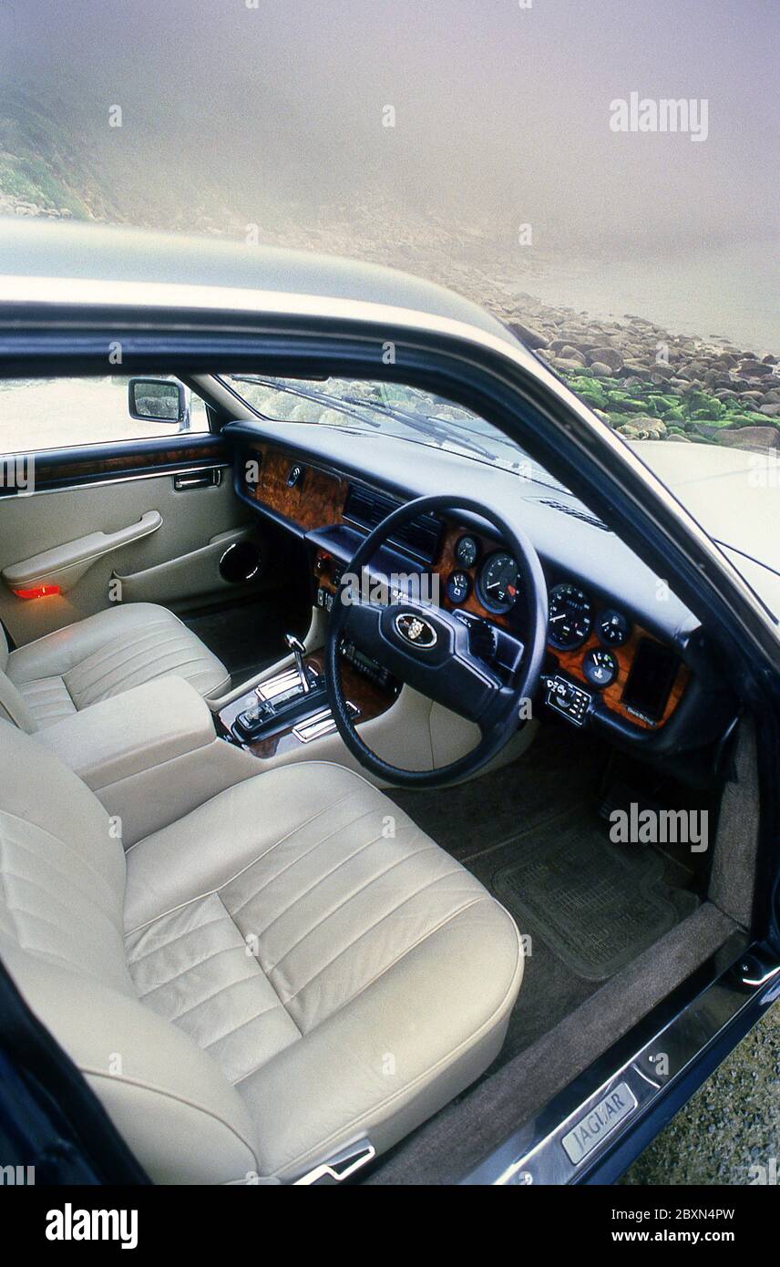 Interior of a 1986 Jaguar XJ6 Sovereign 4.2 in Cornwall UK Stock Photo ...