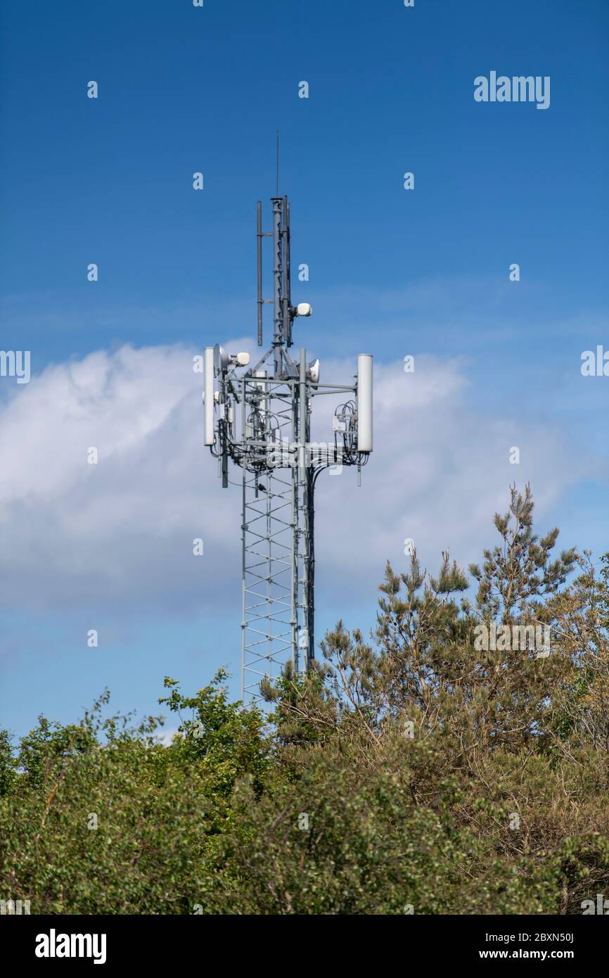 Wireless mobile mast uk hi-res stock photography and images - Alamy