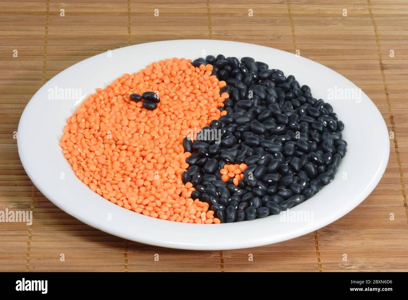 Yin yang bean hi-res stock photography and images - Alamy