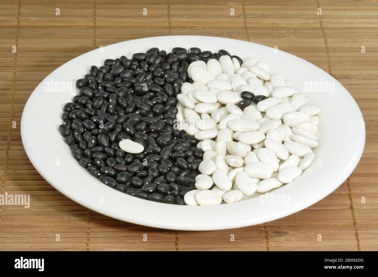 Yin yang bean hi-res stock photography and images - Alamy