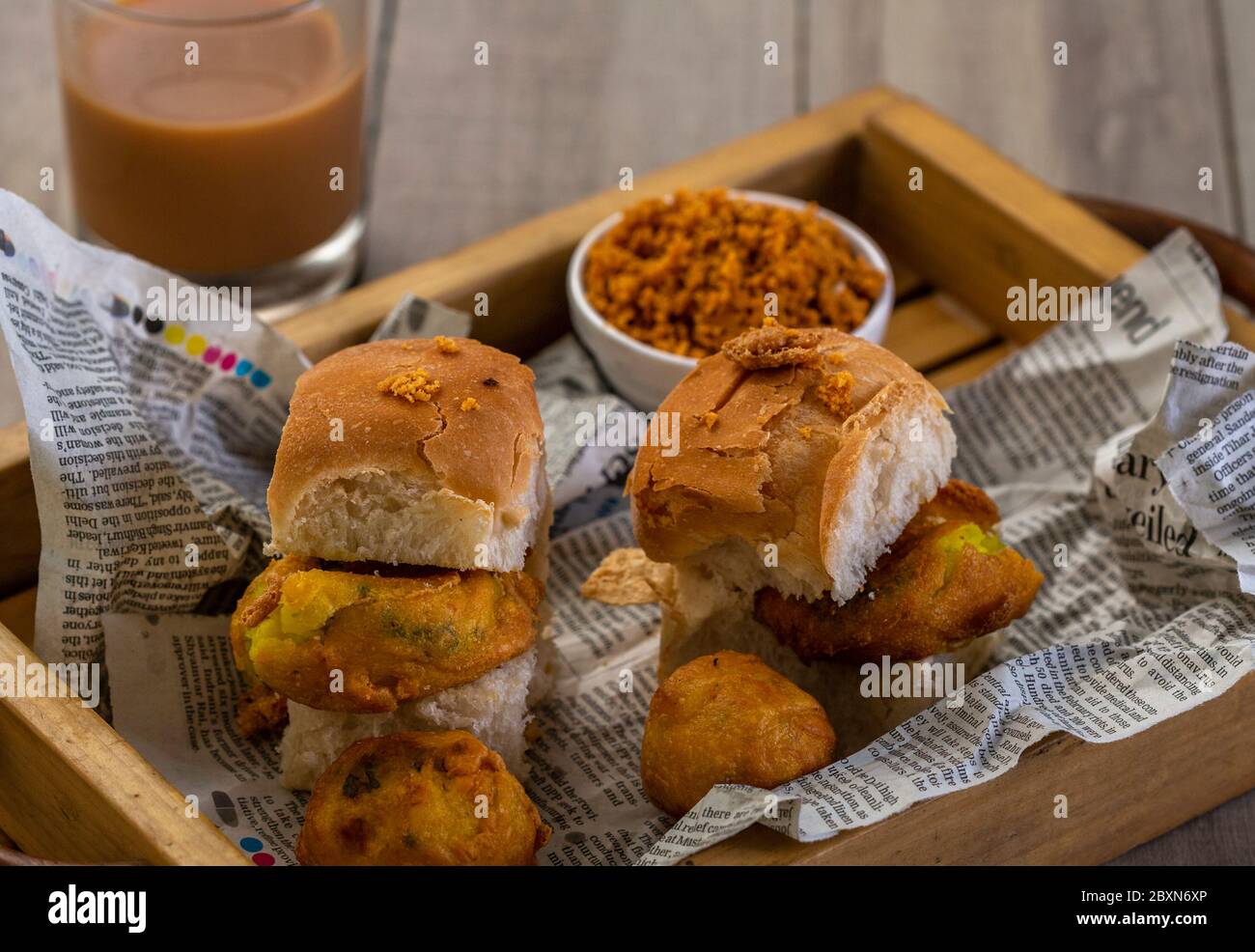 Vada pav hi-res stock photography and images - Alamy
