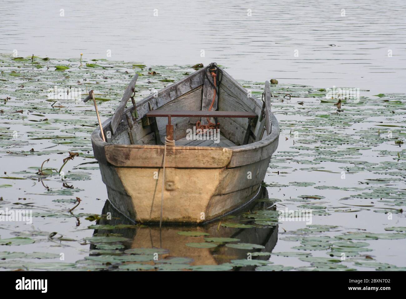 Rowing boat landing stage hi-res stock photography and images - Alamy