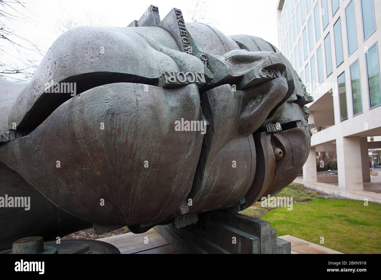Eduardo Paolozzi Sculpture Eduardo Paolozzi: Recent Sculpture, 1964