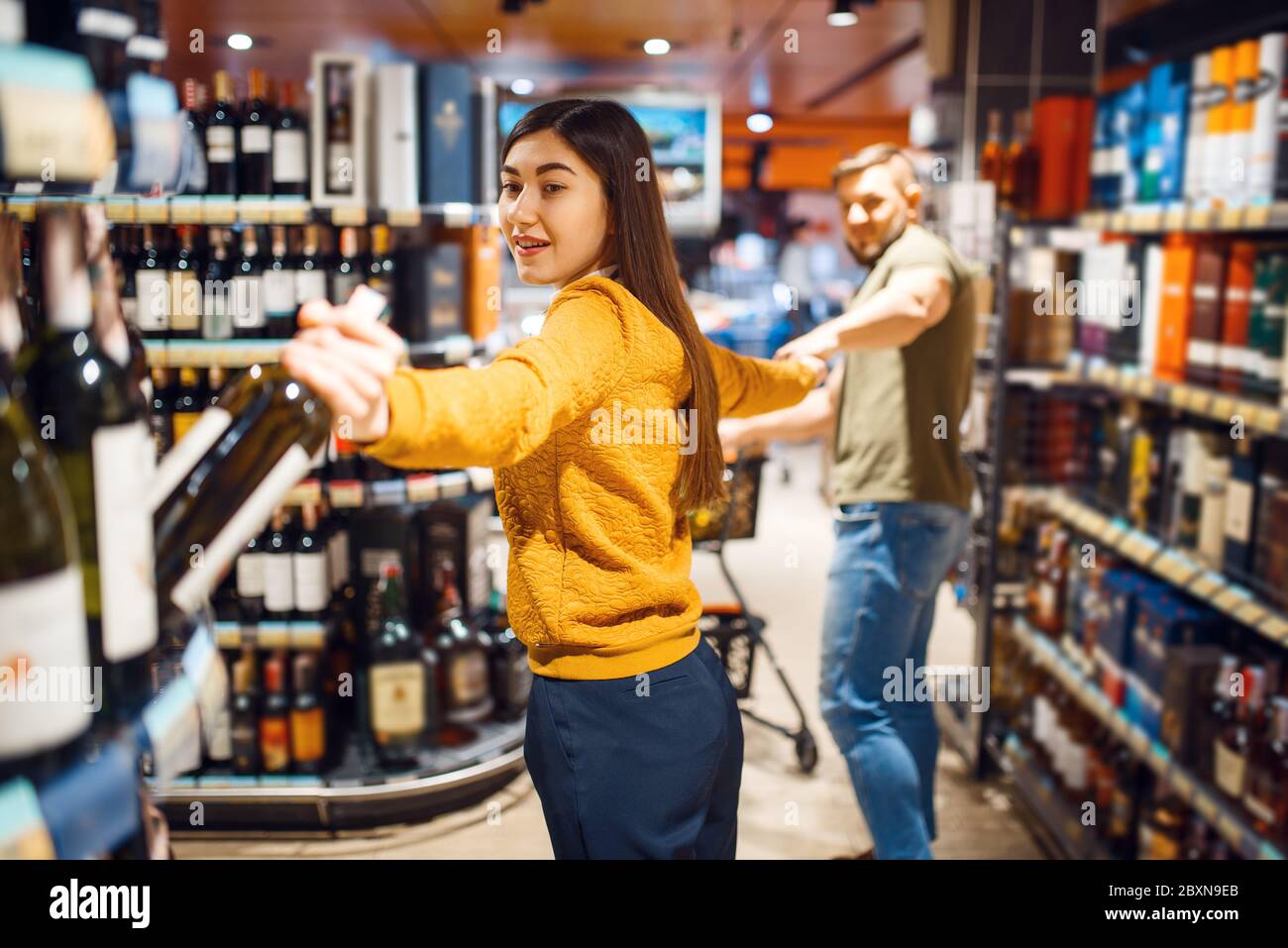 Alcohol department store hi-res stock photography and images - Alamy