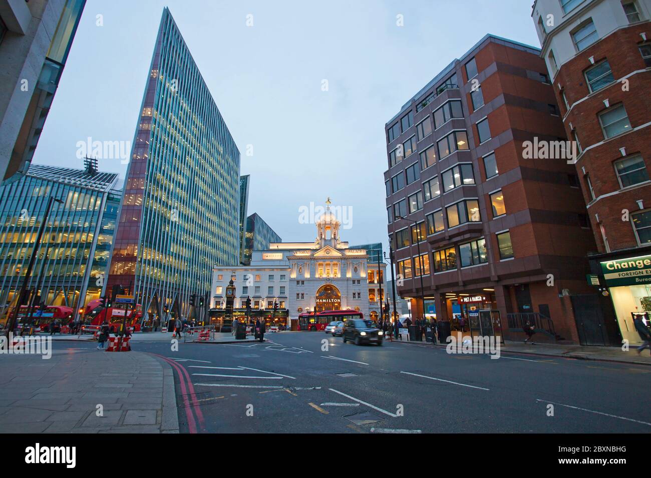 Victoria Palace Theater, London Stock Photo - Alamy
