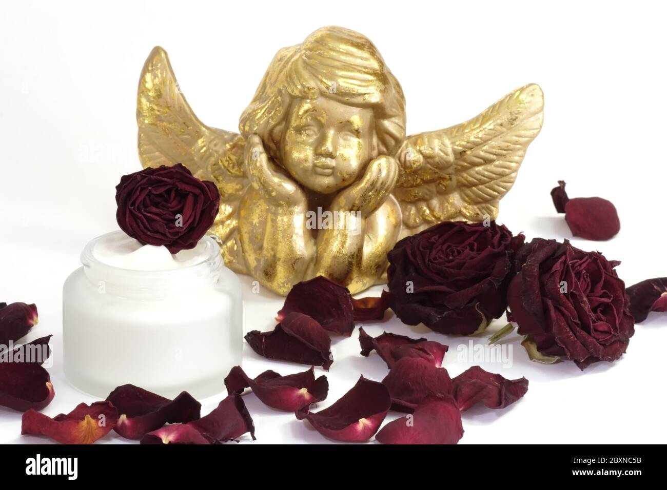 Skin creme hi-res stock photography and images - Alamy