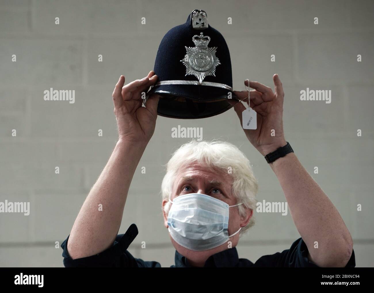Police auctions hi-res stock photography and images - Alamy