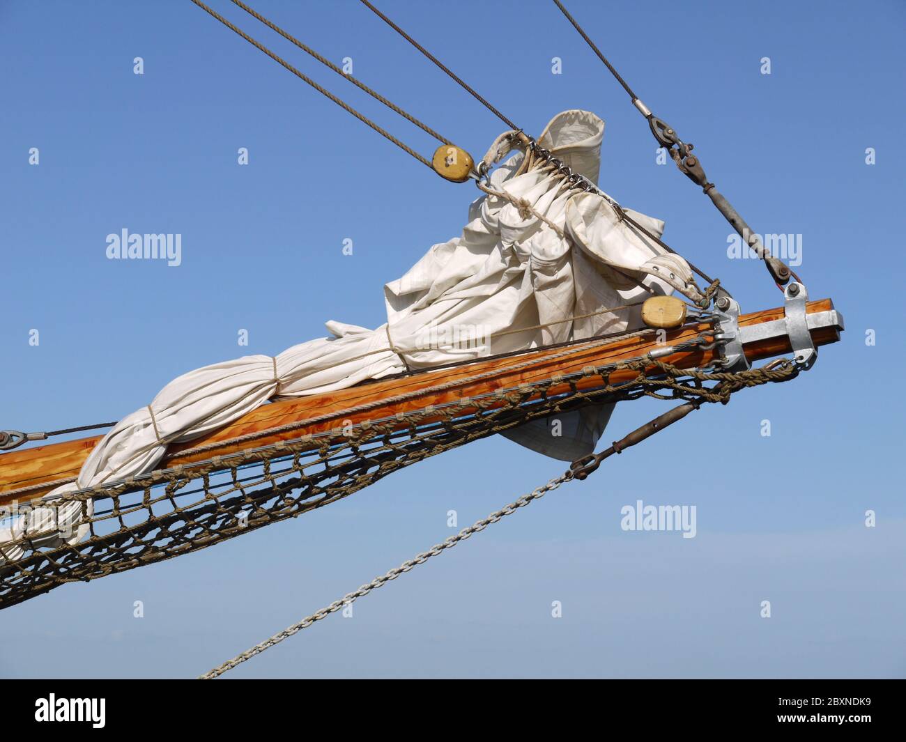 Jib sheet hi-res stock photography and images - Alamy