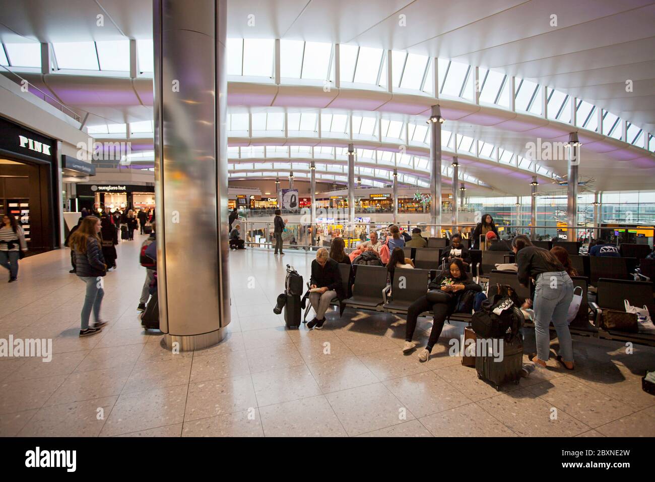Heathrow airport holdings hi-res stock photography and images - Alamy