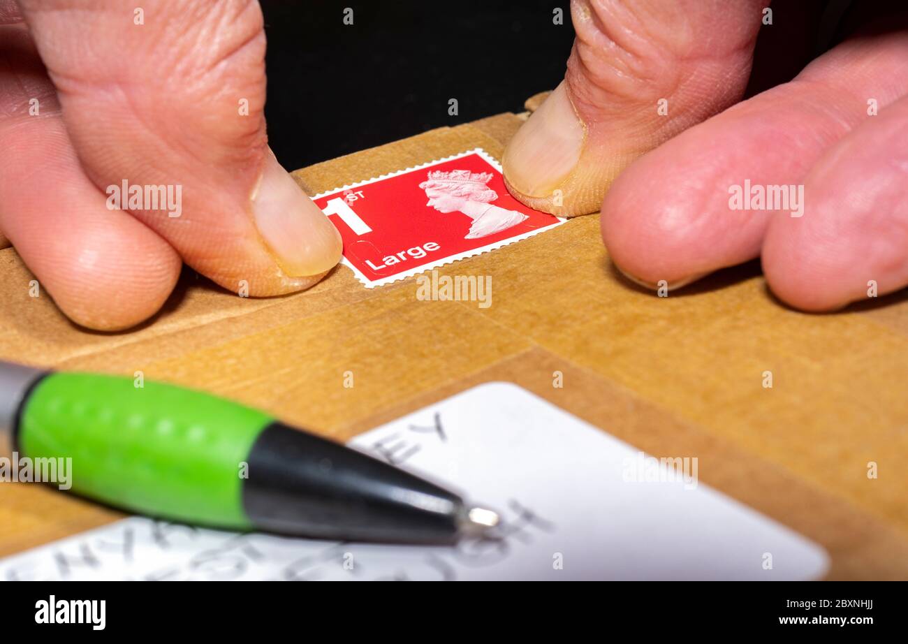 Uk 1st class stamp pen hi-res stock photography and images - Alamy