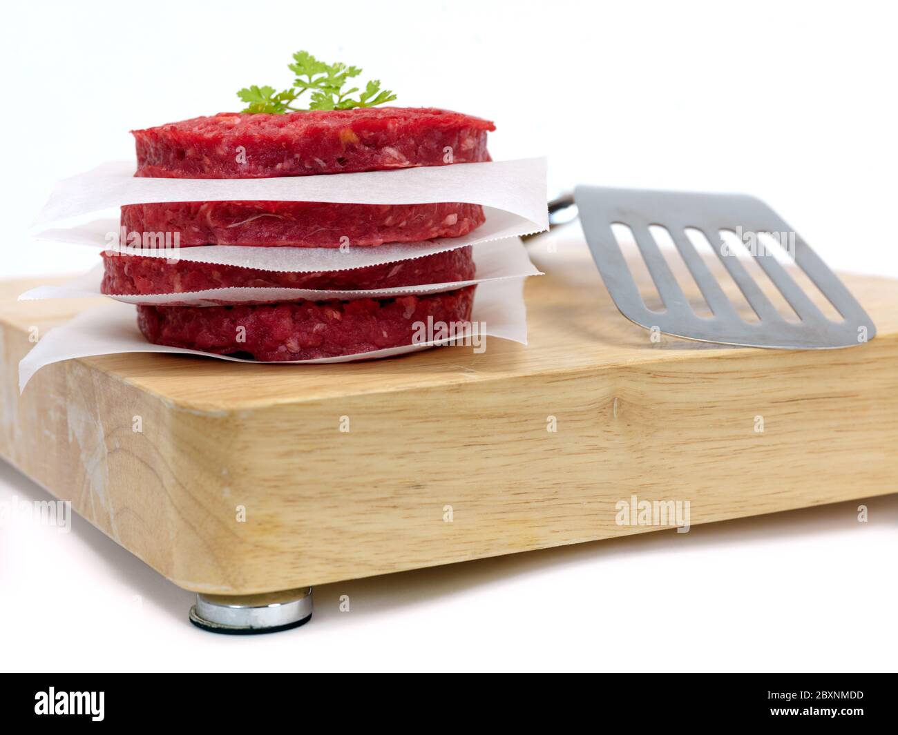 Burger on chopping board hi-res stock photography and images - Alamy