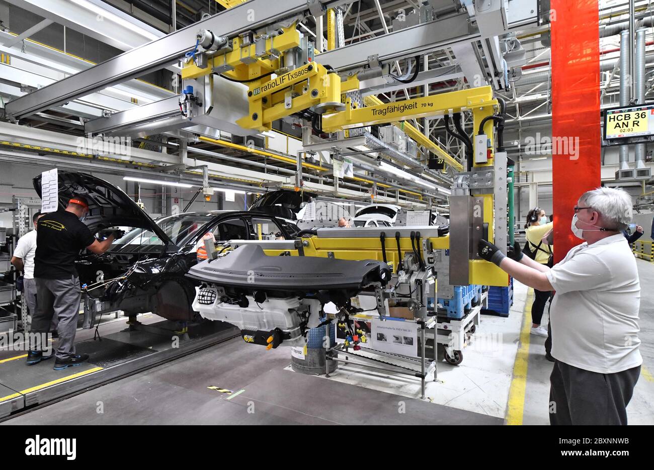 Eisenach, Germany. 08th June, 2020. Employees manufacture the Opel ...