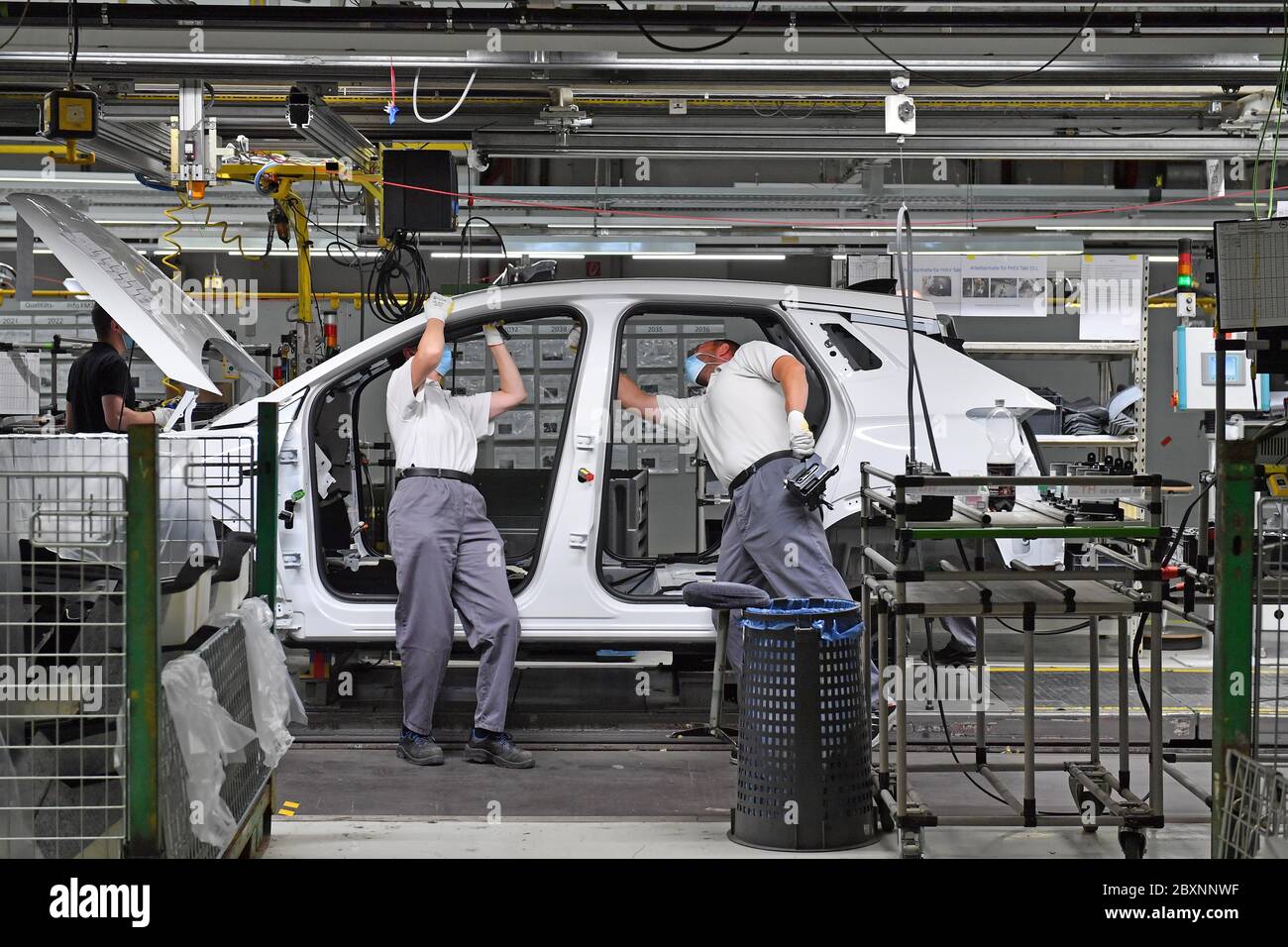 Eisenach, Germany. 08th June, 2020. Employees manufacture the Opel ...