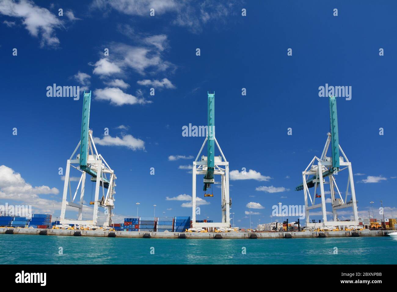 Miami cranes hi-res stock photography and images - Alamy